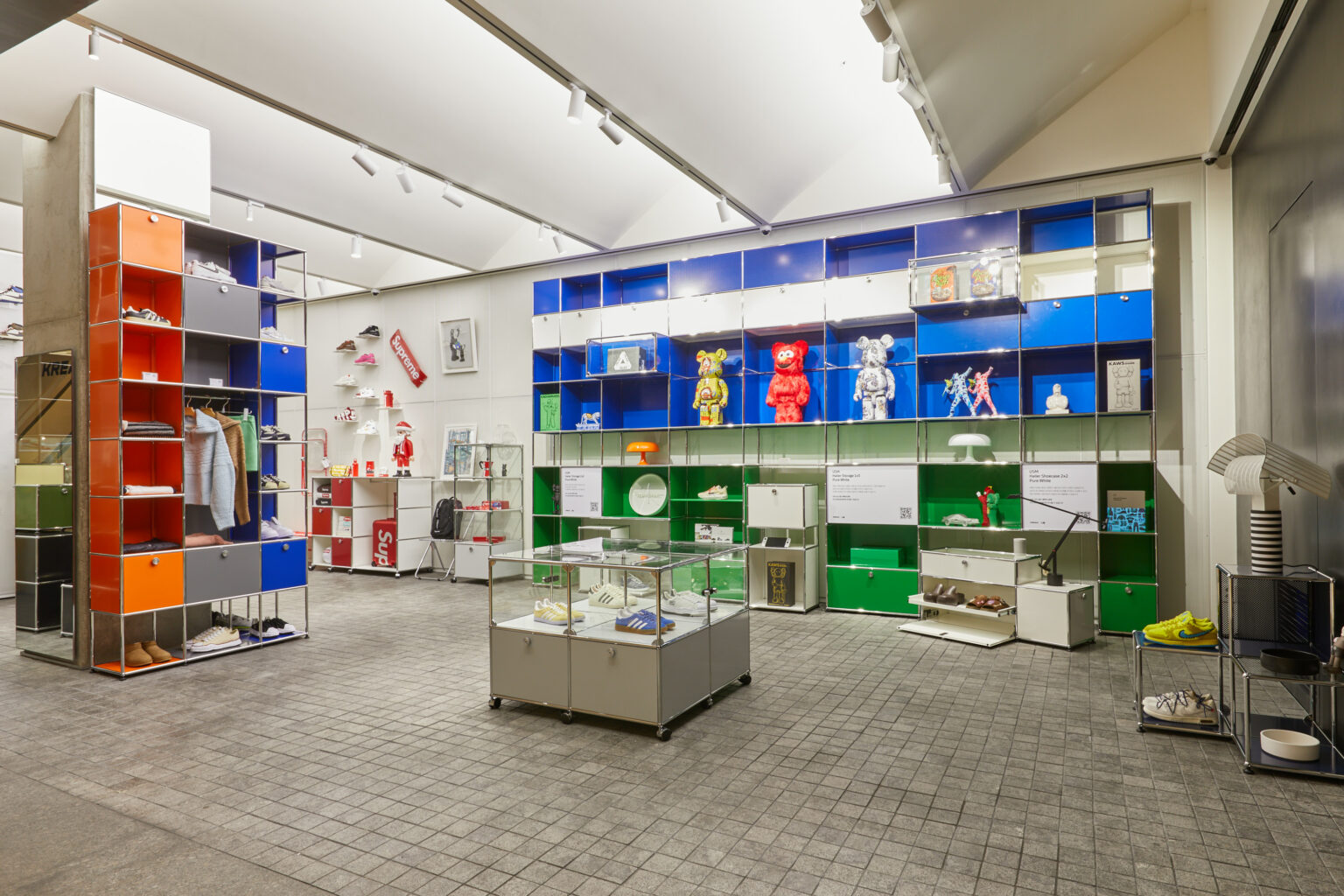 USM X KREAM POP-UP - 스페이스로직