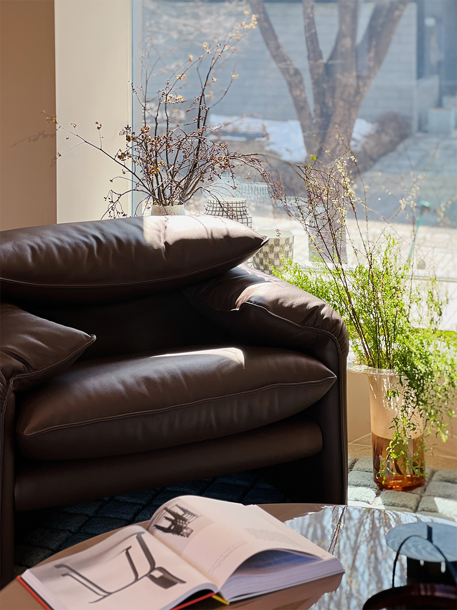 Maralunga 40 Sofa (Moka) - 스페이스로직